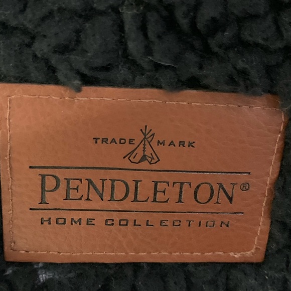 Pendleton | Accents | 9 Pendleton Home Collection Sherpa Throw | Poshmark